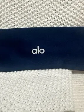 ALO Yoga | Accessories | Nwt Alo Yoga Airlift Headband In Navy Blue ...